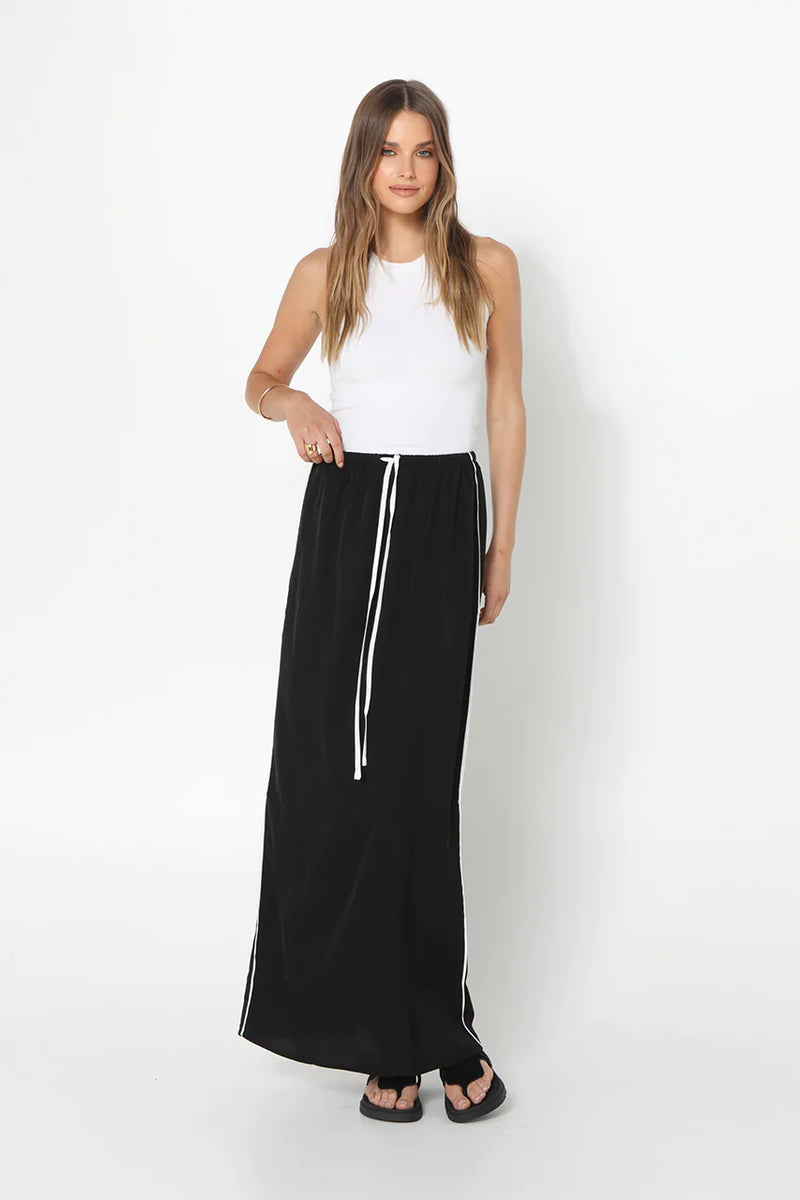 Clara Skirt | Black | Madison the Label – prem.